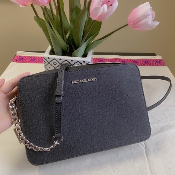 Michael Kors | Bags | Michael Kors Jet Set Crossbody In Black | Poshmark